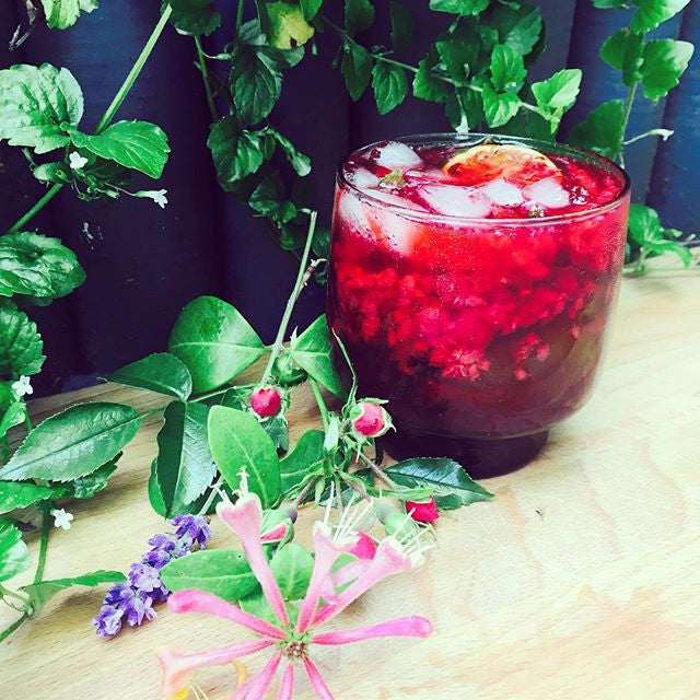 MOONBERRY COCKTAIL – Kiss the Moon
